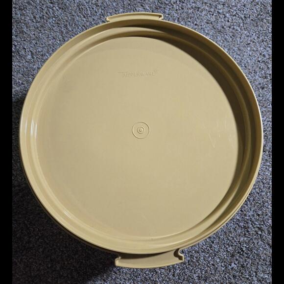 Tupperware | Other | Tupperware Pie Layer Cake Carrier Taker Vintage ...